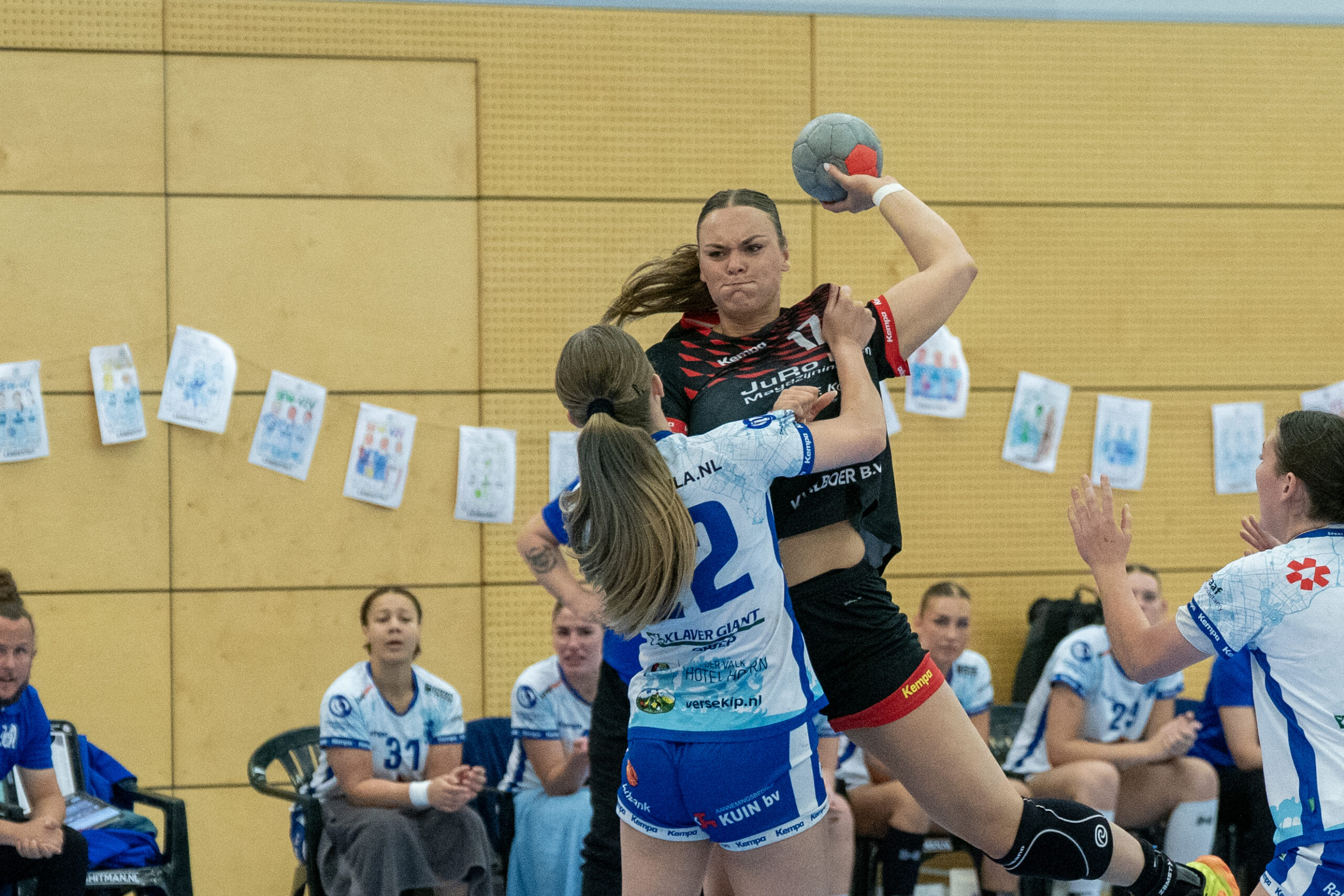 VZV wint landstitel: Super Handball League Women trofee naar 't Veld ...