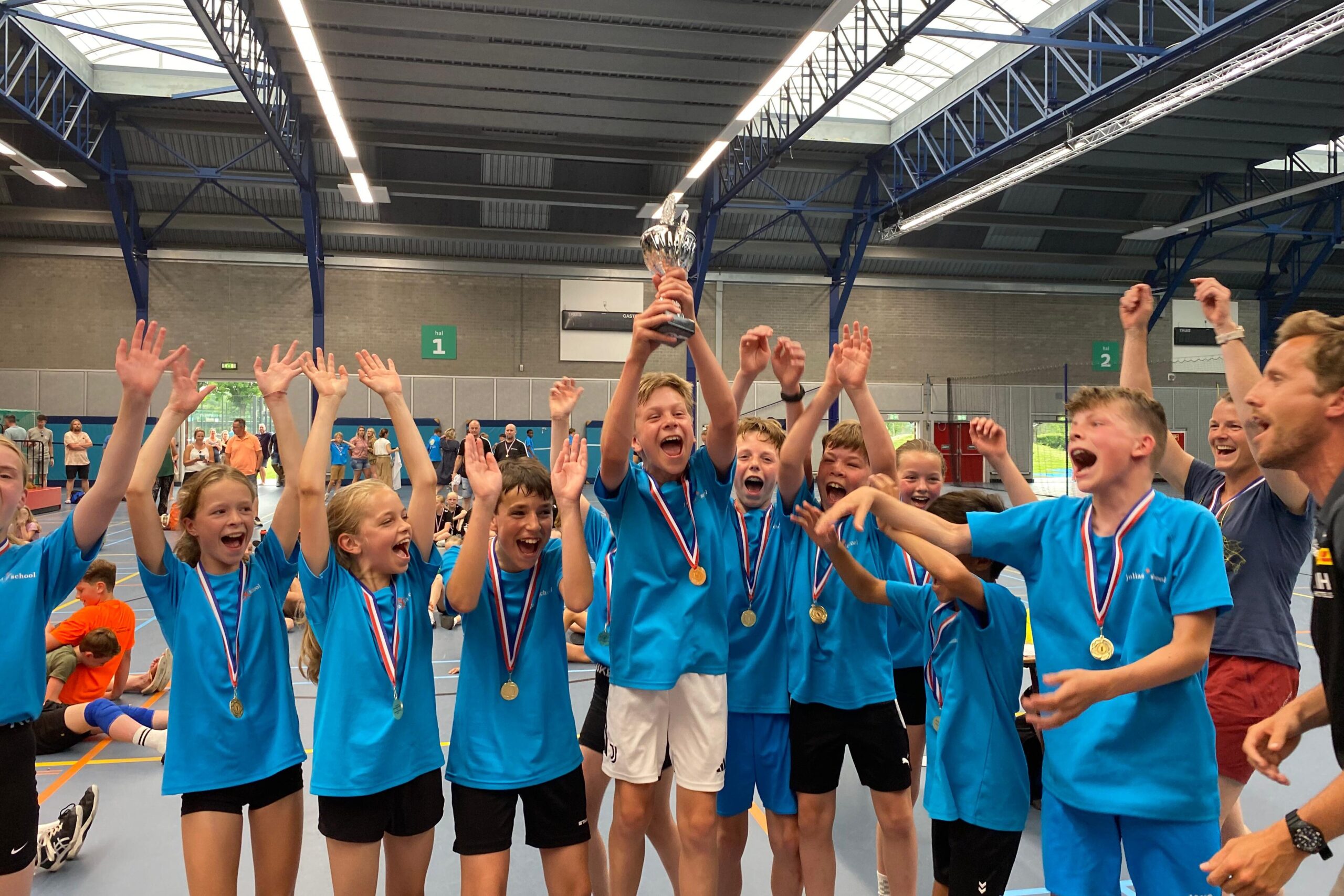 Dit zijn de Nederlands kampioenen Schoolhandbal! - Handbal.nl