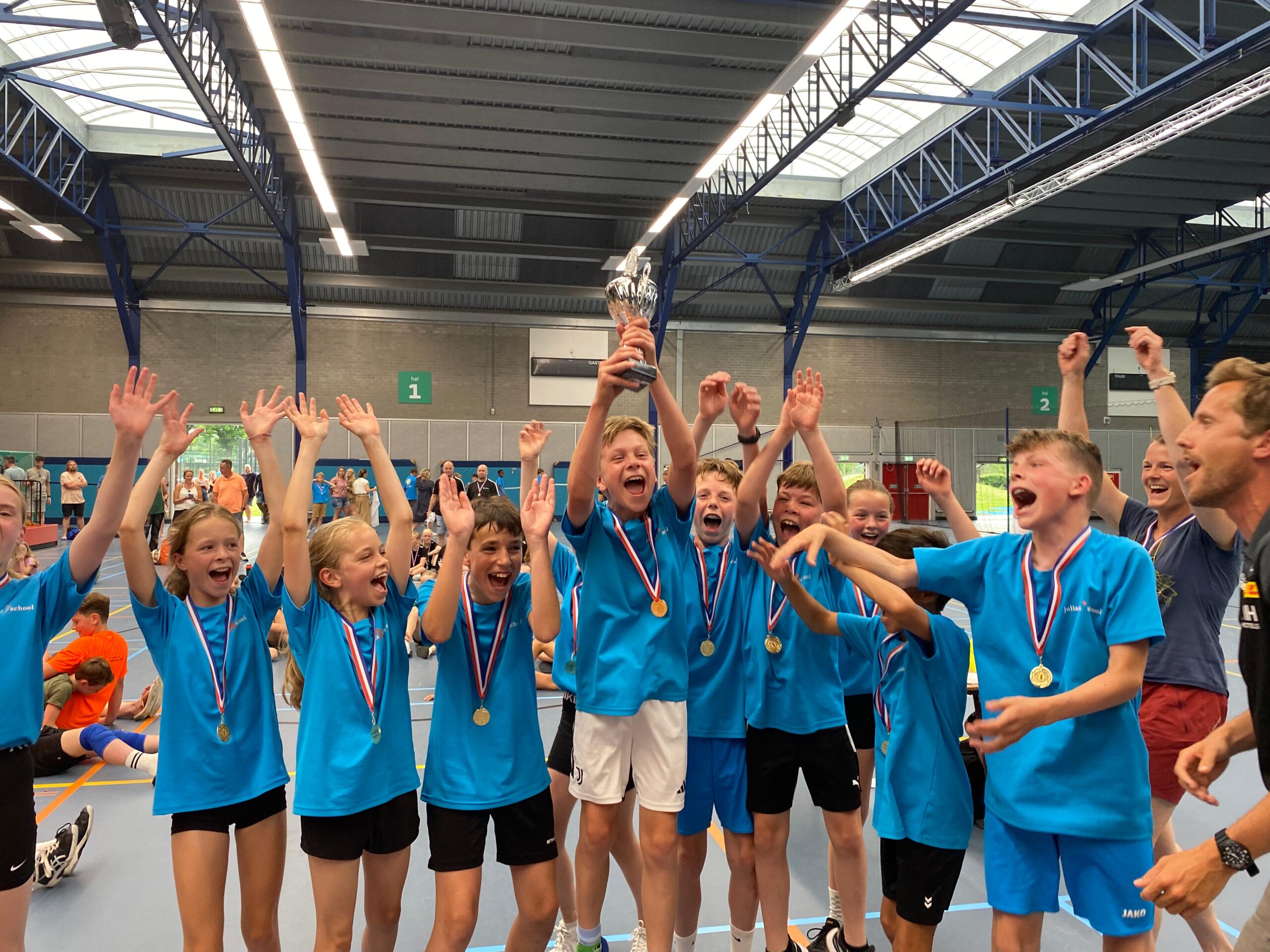 Dit zijn de Nederlands kampioenen Schoolhandbal! - Handbal.nl