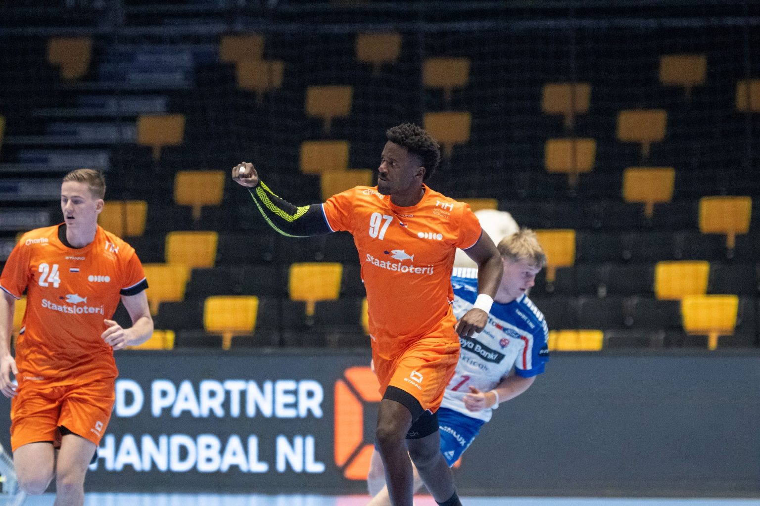 TeamNL Handbalheren winnen van Faeröer na spannende slotfase in eerste Golden League wedstrijd ...
